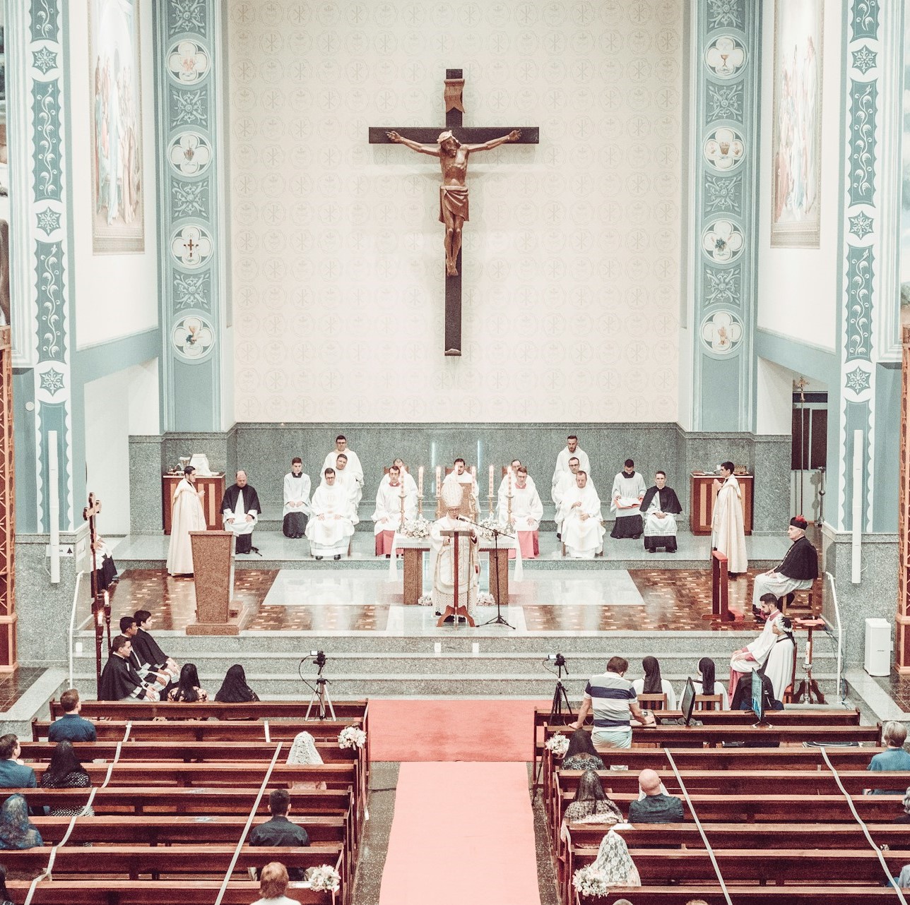 A “Cleansing of the Altar” Is Long Overdue | New Oxford Review