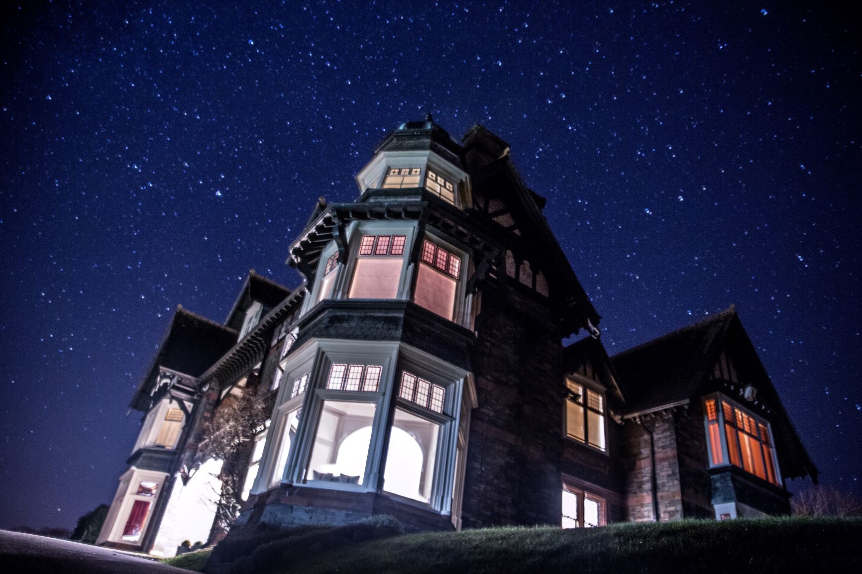 Country House Party | New Oxford Review