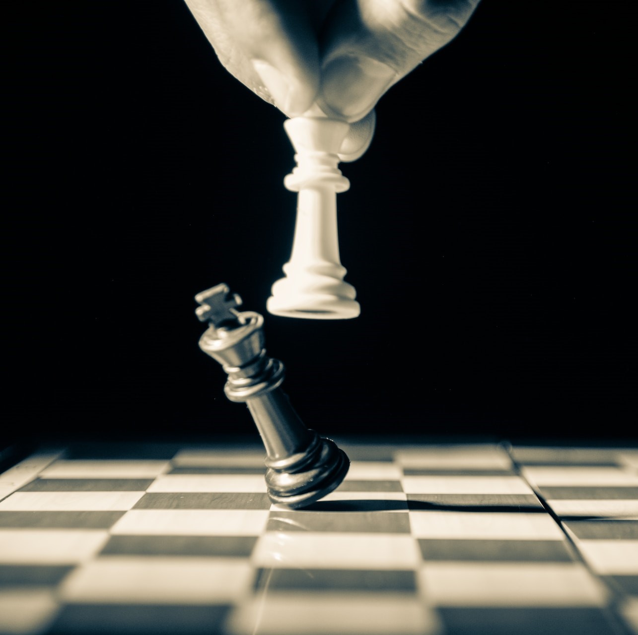 Meet the New Elites, Same as the Old Elites | New Oxford Review
