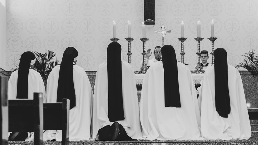 Prayer Postures: What They Mean & Why They Matter | New Oxford Review
